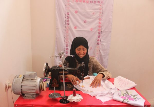 MEET FRESHTA, AN EMBROIDERESS – Hand in Hand Afghanistan